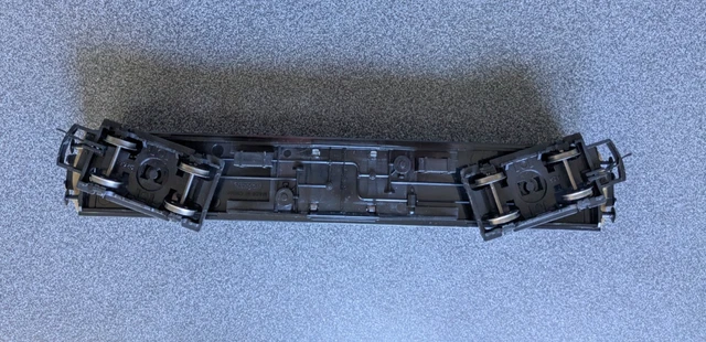 3 X HORNBY- OO gauge R4333 LNER Teak Brake 4237/Composite Coaches 22357 ...