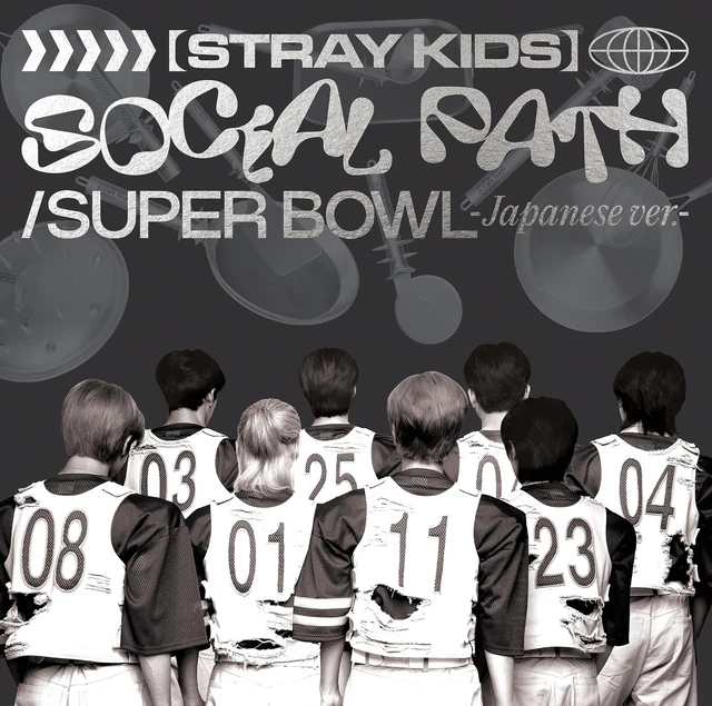 STRAY KIDS SOCIAL Path (Feat. Lisa)/Super Bowl -Japanese Ver.- (CD) EUR ...