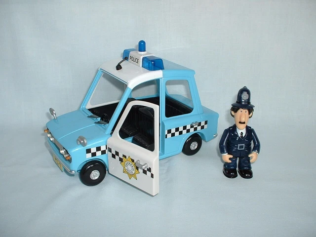 POSTMAN PAT FRICTION Powered POLICE CAR & PC SELBY Action Figure Toy ...
