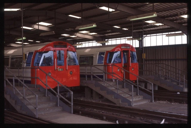 ORIGINAL 35MM SLIDE-LONDON Underground 1972 stock 3153/3176 at ...