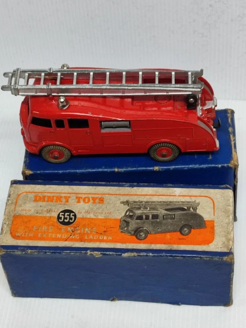 DINKY SUPERTOYS, NO 555 Fire Engine With Extending Ladder, Red With ...