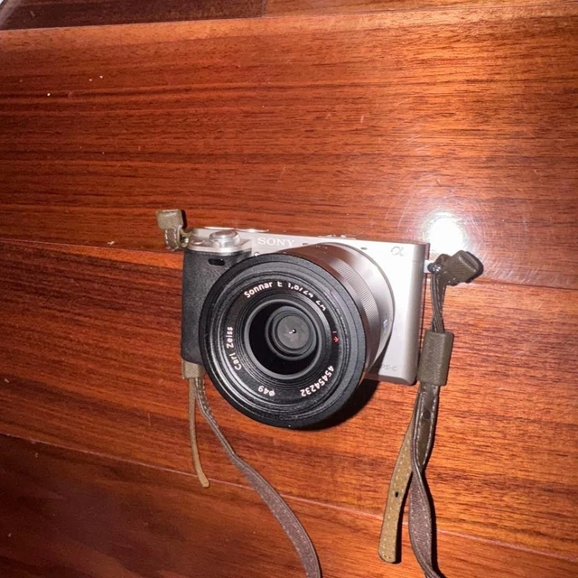 SONY Α5100 MIRRORLESS Camera with 30mm Lens Silver Excellent Condition ...