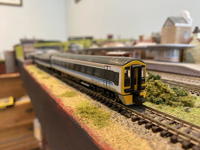 N GAUGE GRAHAM Farish Class 158 DMU 8707 in Regional Railways livery £ ...