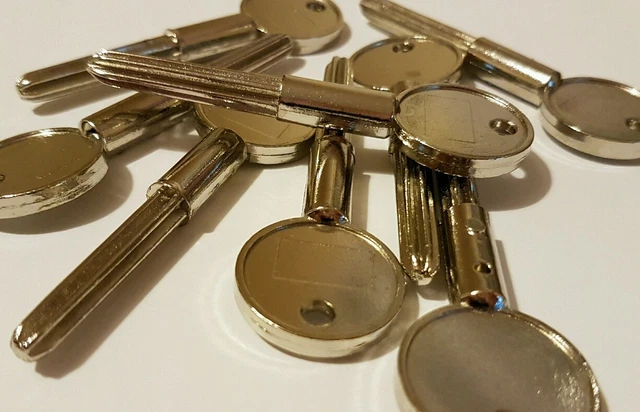 SECURITY DOOR BOLT Key For Star Rack Bolts And Chubb £3.50 - PicClick UK