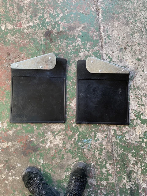 LAND ROVER DEFENDER 90 / 110 rear Mud Flaps with Galvanised brackets £ ...