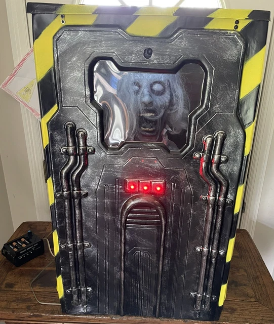 SPIRIT HALLOWEEN 2017 Cryo Chamber Corpse Fully Working No Box Animated ...