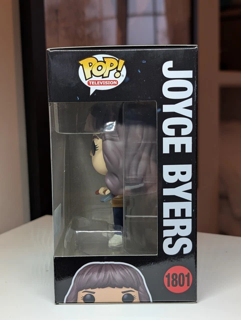 FUNKO POP! TV Stranger Things Joyce Byers #1801 Exclusive w/Pop Protector £29.95 - PicClick UK
