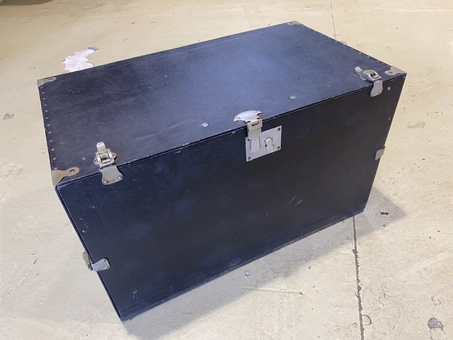 GREAT VINTAGE LUGGAGE Trunk With Fitted Suitcases Brexton Orlkar £430. ...