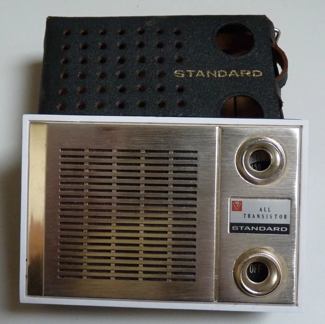 VINTAGE TRANSISTOR RADIO SR - F406L AM PM WALTHAM STANDARD étui en cuir ...