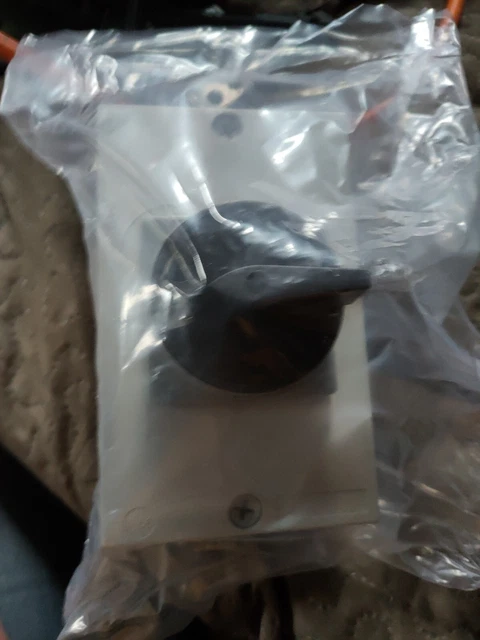 2 POLE SOLAR PV Rotary Isolator DC Safety Switch 16A at 700V IP65 ...