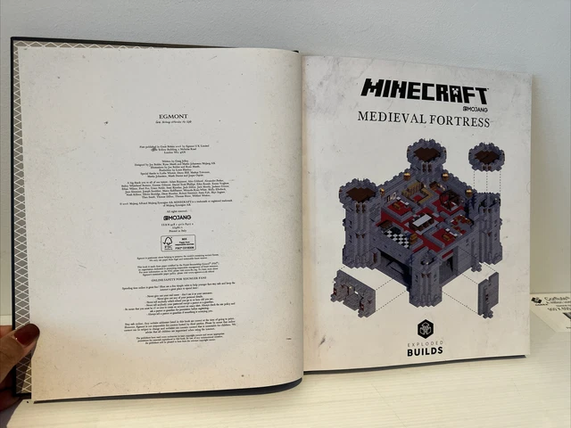 MINECRAFT: MEDIEVAL FORTRESS: Exploded Builds An Official Mojang Book ...