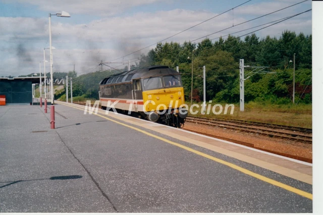 RAILWAY PHOTO CLASS 47 47826 @ Carstairs 13/7/04 running south light ...