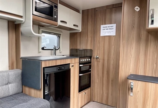 SWIFT SPRITE MAJOR 4EB transverse island bed 2019 £16,500.00 - PicClick UK