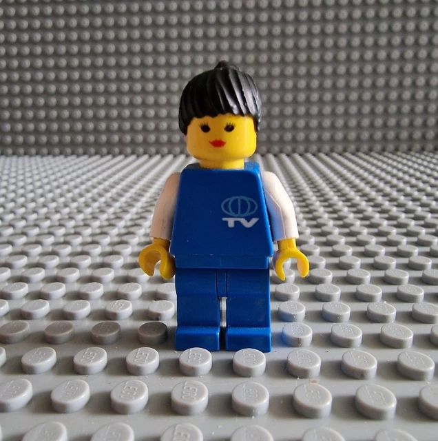 LEGO TOWN FIGURE Minifigure TV Reporter Blue Shirt TV Logo tv002 3311 ...