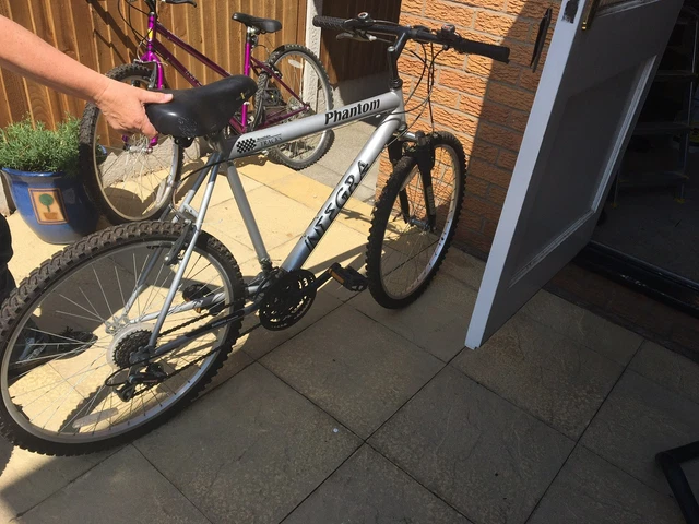 SILVER MEN’S MOUNTAIN Tracks Phantom Integra Bike 20’ Wheels With ...