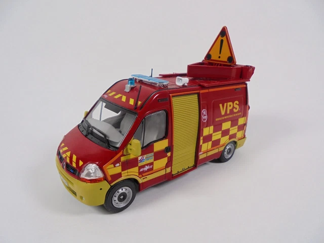 VÉHICULE DE POMPIERS Renault Master Lanéry - 1:43 Hachette Camion CPL33 ...