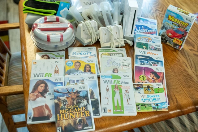 NINTENDO WII CONSOLE Bundle – LOT – Many Games, Remotes, Accessories ...