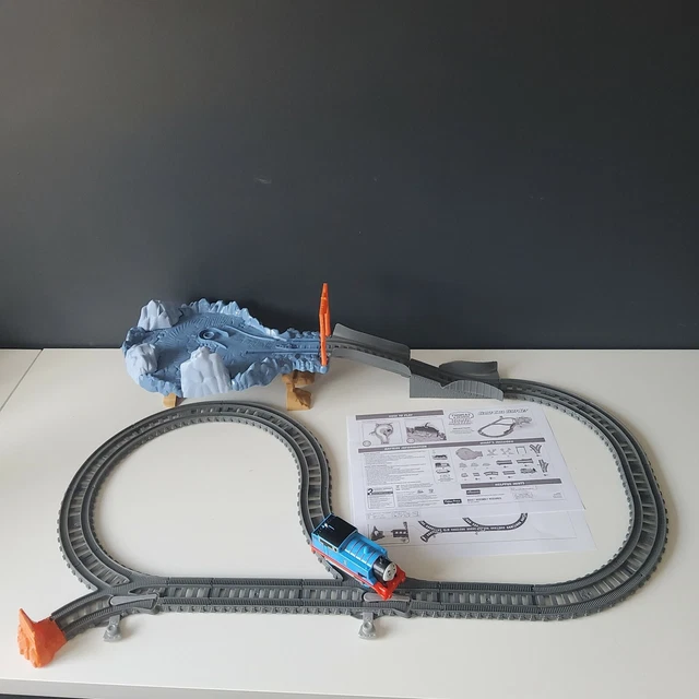 THOMAS & FRIENDS Trackmaster Close Call Cliff Set with Motorised Thomas ...