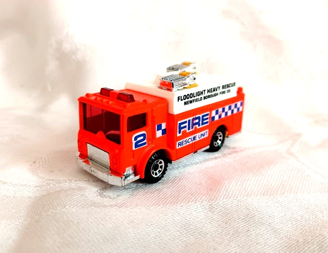 MATCHBOX 1991 MACK Auxiliary Power Truck Fire Truck Orange Die Cast 1: ...