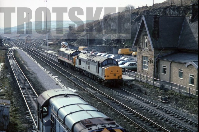 35MM SLIDE BR British Rail Diesel Loco Class 37 37415/17 Peak Forest ...