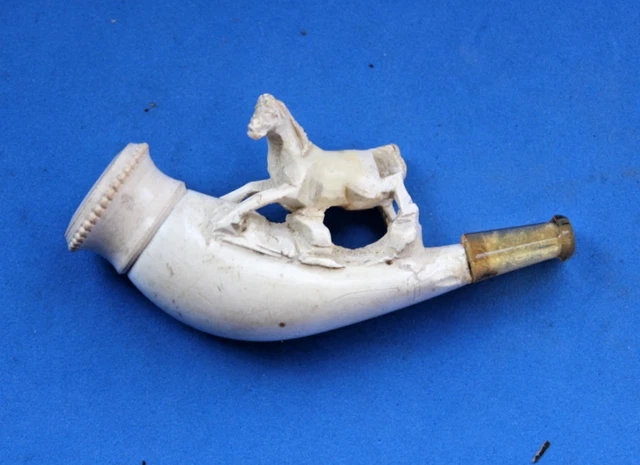 ANTIQUE VICTORIAN CARVED Meerschaum Cheroot Cigar Pipe Horse in Case c ...
