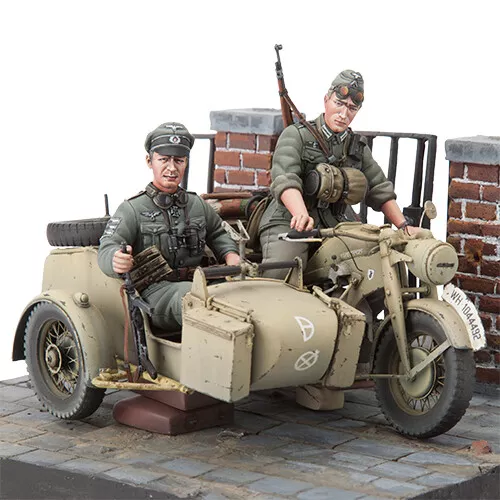 SOL MODEL 1/16 Zundapp KS-750 with Sidecar & Troopers (1 kit w/2 ...