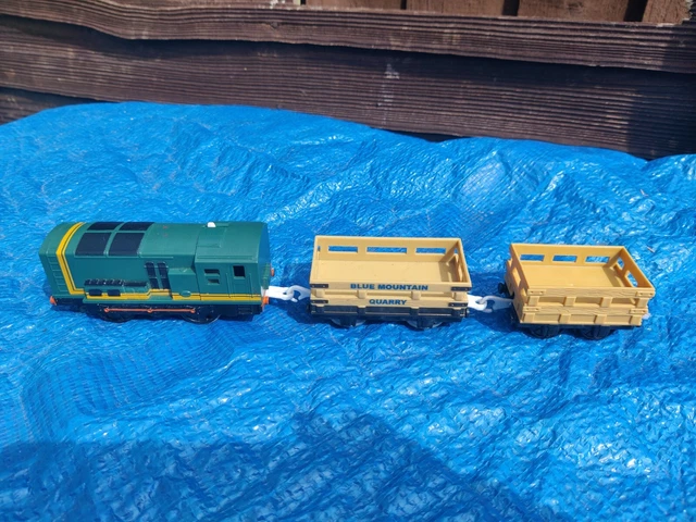 MOTORIZED THOMAS ENGINE Trackmaster train Paxton with trucks £17.99 ...