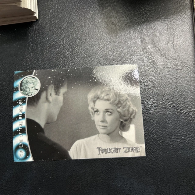 6C TWILIGHT ZONE 1999 Rittenhouse Premiere #42 Donna Douglas occhio di guarda EUR 2,23 - PicClick IT