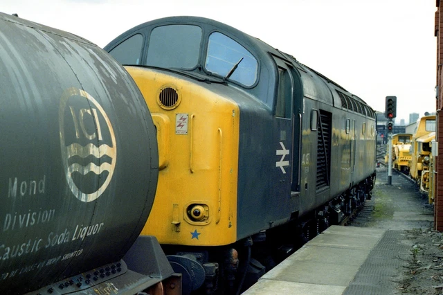 BRITISH RAIL CLASS 40 40197 Manchester Victoria 26/03/83 Rail Photo £2. ...