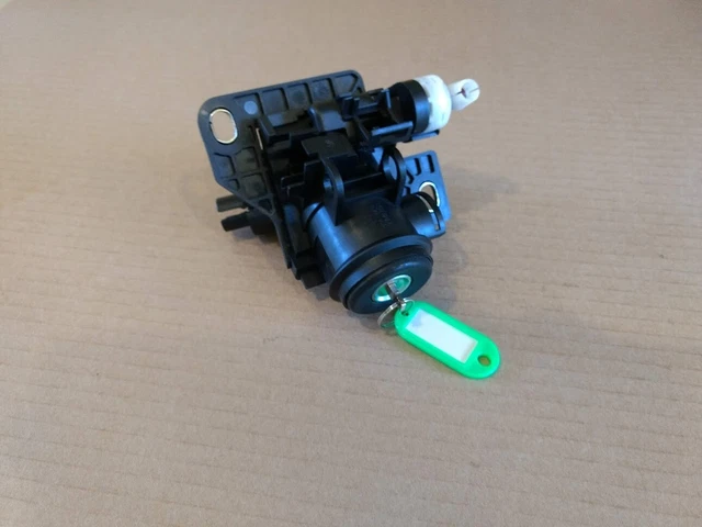 MERCEDES R170, SLK 230 Boot Lock, Push Button Inc Key Blade Part No ...