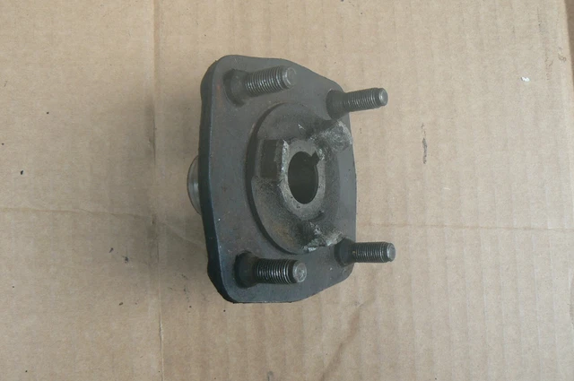 TRIUMPH SPITFIRE HERALD GT6 Vitesse Rear Hub £52.72 - PicClick UK