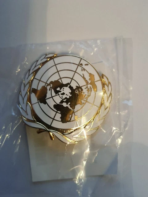 UNITED NATIONS CAP Badge - UN Beret Badge New OFFICIAL Issue OR's £12. ...