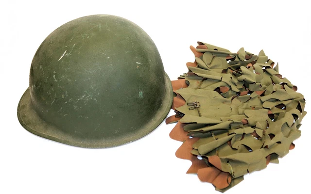 AN ORIGINAL C.1980'S Australian Army M1 Steel Helmet & Camouflaged ...