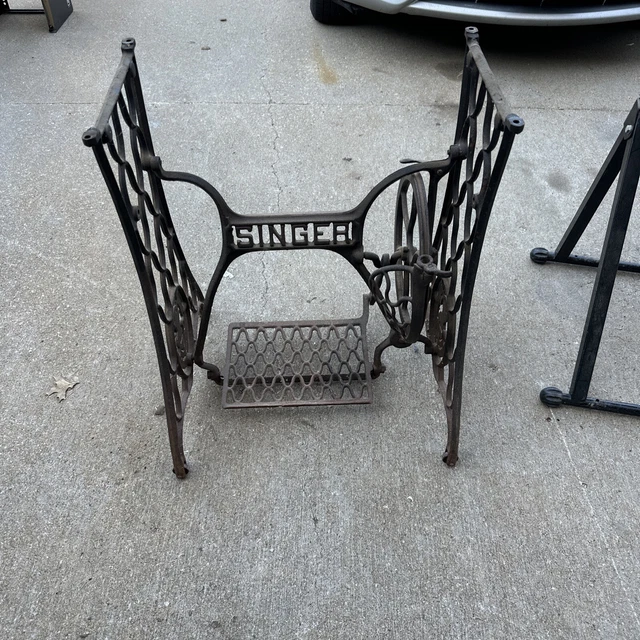 ANTIQUE PRE 1920S Singer Treadle Sewing Machine Cast Iron Table Base ...