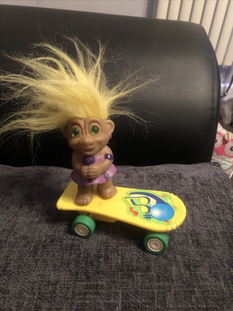 VINTAGE RETRO LUCKY Trolls Doll Microphone PULL BACK & GO SKATEBOARD ...