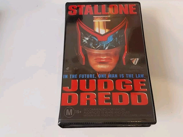 JUDGE DREDD STALLONE VHS MOVIE TAPE ORIGINAL 90s CLAMSHELL CASE VGC $24 ...