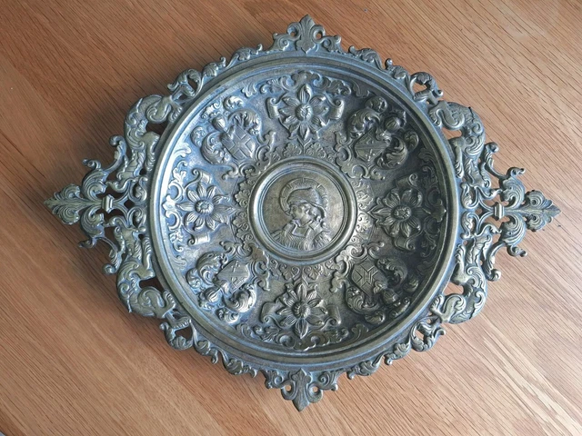 ANCIENNE COUPE , assiette En Bronze Heraldique- Blason- Eglise EUR 80 ...