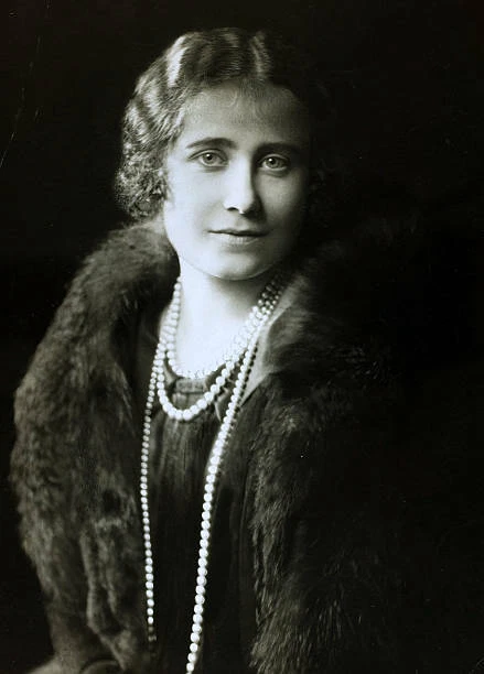 LADY ELIZABETH BOWES-LYON before she married Duke 1923 Royalty OLD ...