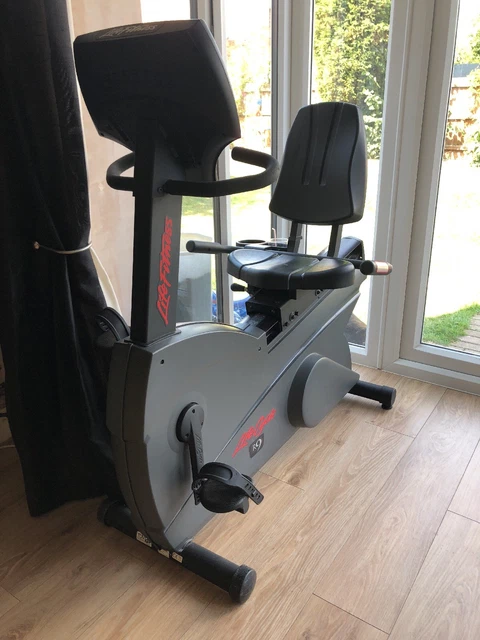 LIFE FITNESS R9 life cycle commercial quality Recumbant exercise bike £ ...