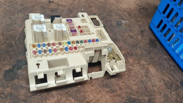 FORD FG XT Falcon Sedan 2008 Mdl Petrol 6 Cyl 5 Speed Auto Fuse Box $15 ...