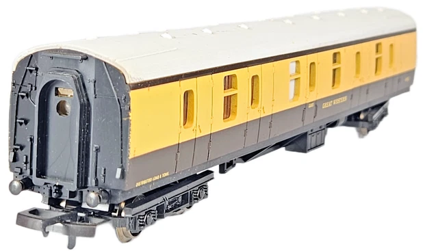 LIMA FULL BRAKE 305345 OO Gauge Chocolate Cream 4476 Mark 1 Parcels ...