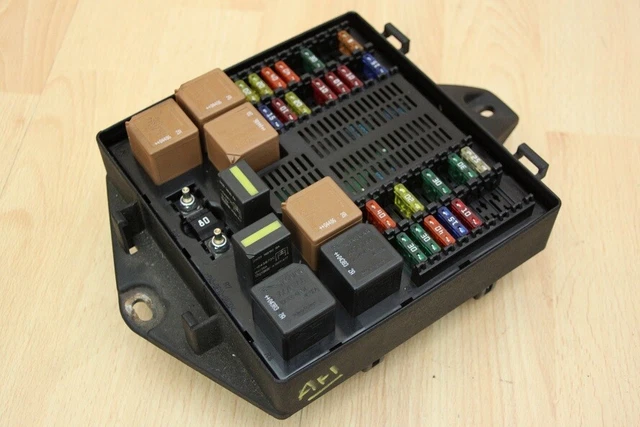 FUSEBOX (ENGINE BAY) 2W93-14A073-AH - Jaguar XJ XJ6 XJ8 XJR X350 2003 ...