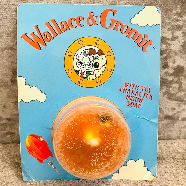 RARE 1998 WALLACE and Gromit Character Soap With Gromit Figure Inside £ ...