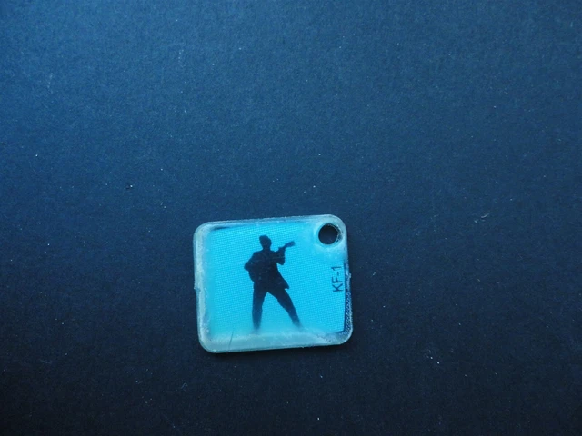 ELVIS PINBALL MACHINE Elvis Playing Guitar Stern Key Chain $10.00 ...