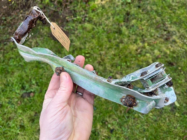 WW2 BATTLE OF Britain Spitfire cowling relic, R6832, 54 Squadron (Alan ...