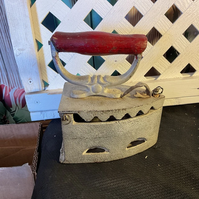 ANTIQUE CAST IRON Ember-Heated Sad Iron / Red Wooden Handle $48.70 ...