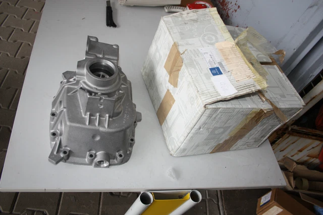 MERCEDES W904 SPRINTER - manual transmission housing transmission ...