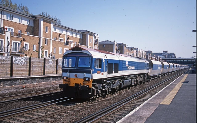 ORIG. 35MM RAILWAY Slide Class 59 59102 Kensington Olympia 17 4 2003 ...