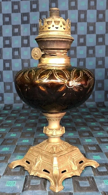 ANCIEN PIED LAMPE À Pétrole Corps En Verre Marron Pied Alliage Étain ...