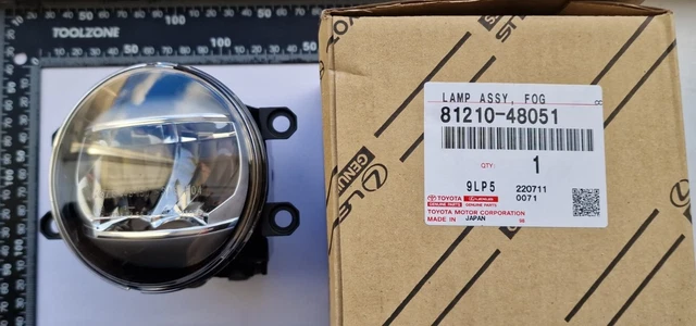 NEW GENUINE TOYOTA C-HR Lexus Front O/S RH RIGHT LED Fog Light 2016 ...